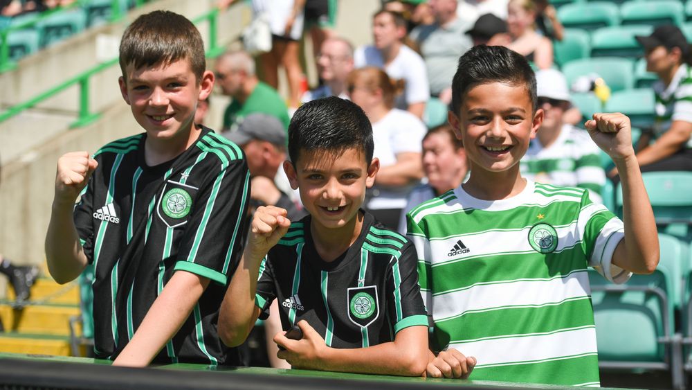 Celtic fans enjoy a rare glimpse into a first team session in special ...